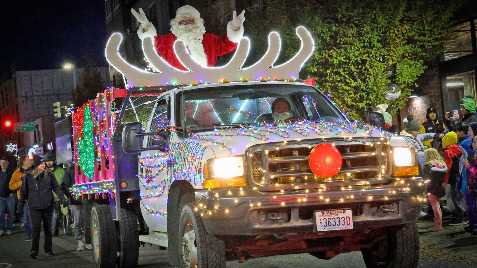 Auburn's annual Lighted Santa Parade and Tree Lighting will be Saturday ...