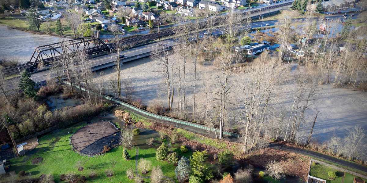 Auburn roads remain closed as White River holds at flood levels ...
